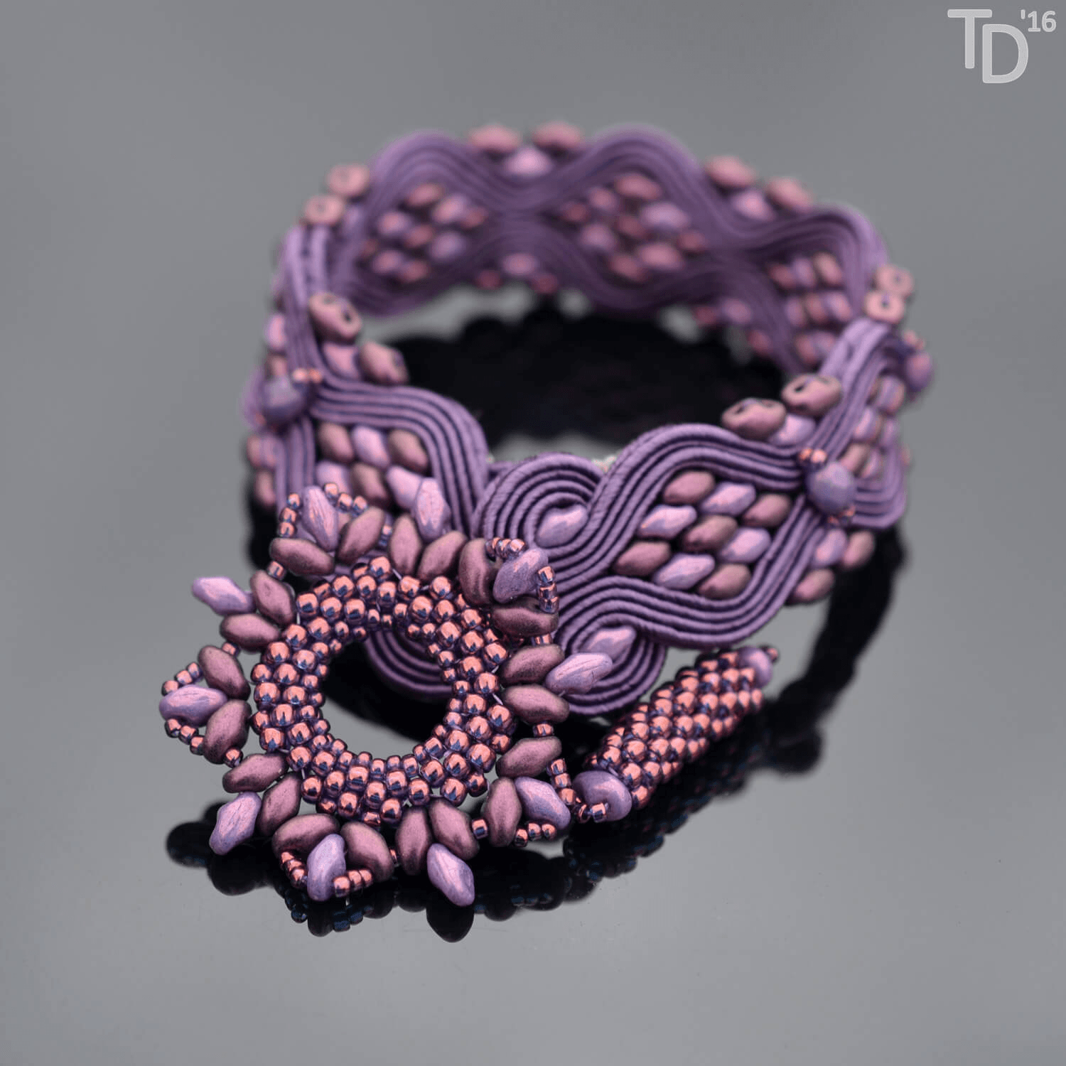 Discover the Art of Soutache Embroidery: History, Techniques, and Tips